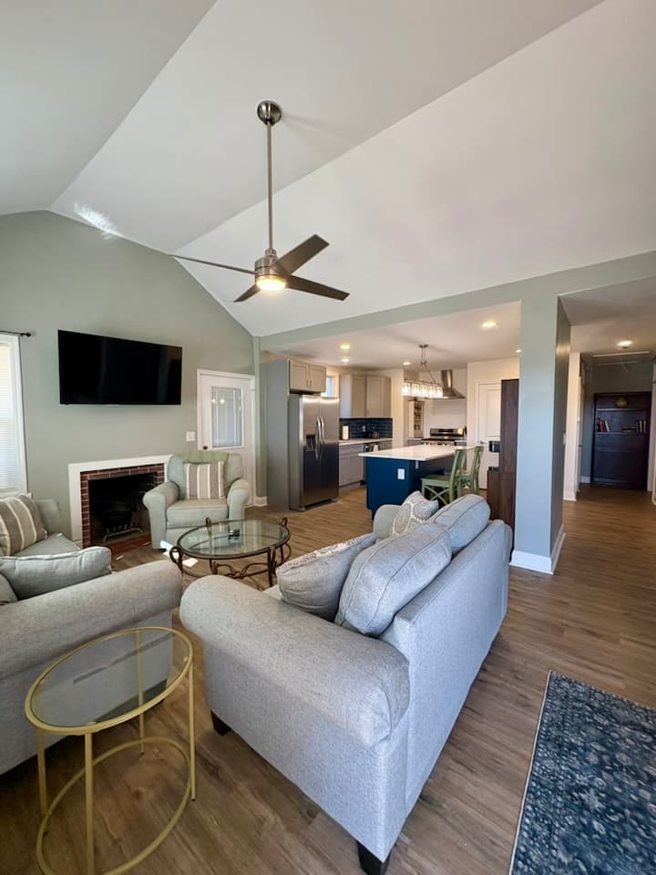 Sunset Cottage - Seneca, SC