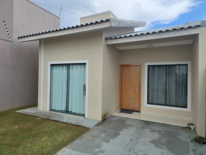 Casa Confortável Próxima Ao Shopping - Comodoro