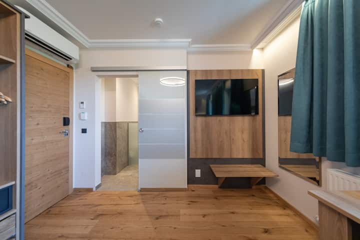 Top 1; Stilvolles Garten-apartment - Hallein