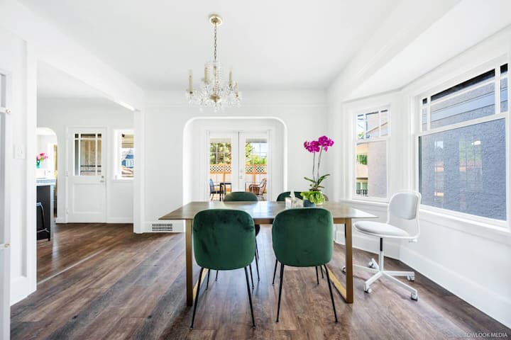 Apex Westside 4br Retreat- Near Transport - Vancouver