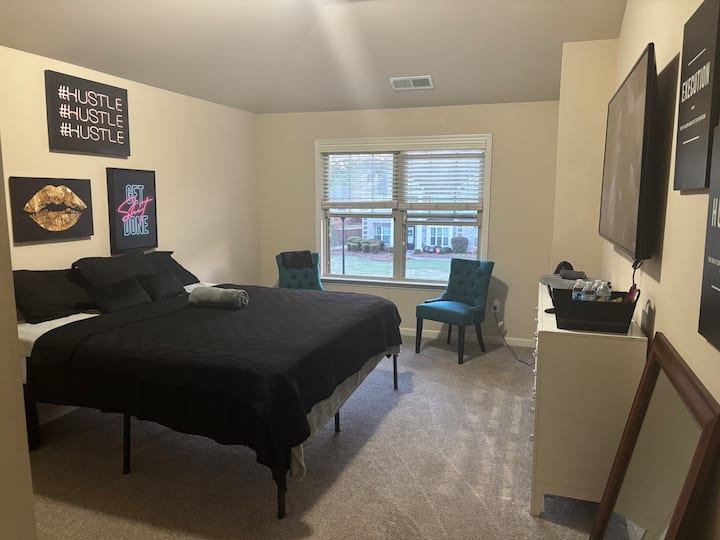 Peaceful Retreat W/ Private Bed, Bath And Office - Stockbridge, GA