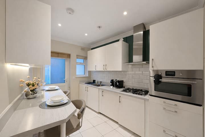 Self Service Studio In East London - Ilford