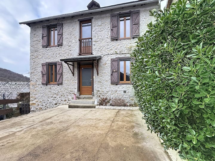 Le Refuge De Lou 
Maison Au Cœur De Bethmale - Francja