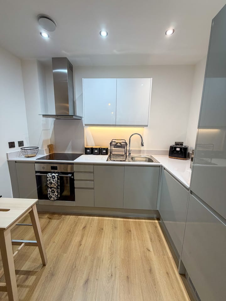 Modern Comfort Jewellery Quarter Birmingham Centre - Villa Park