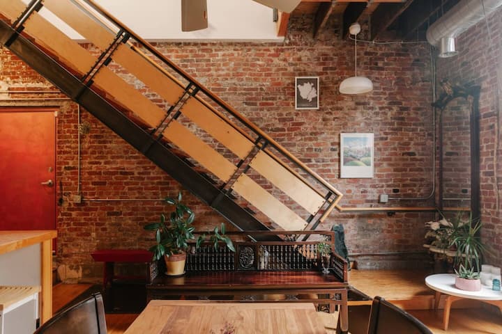 Rino 3-story Loft + Private Rooftop Deck - Denver, CO