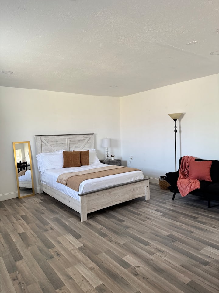 Private Casita In Lehigh Acres • Parking - Lehigh Acres