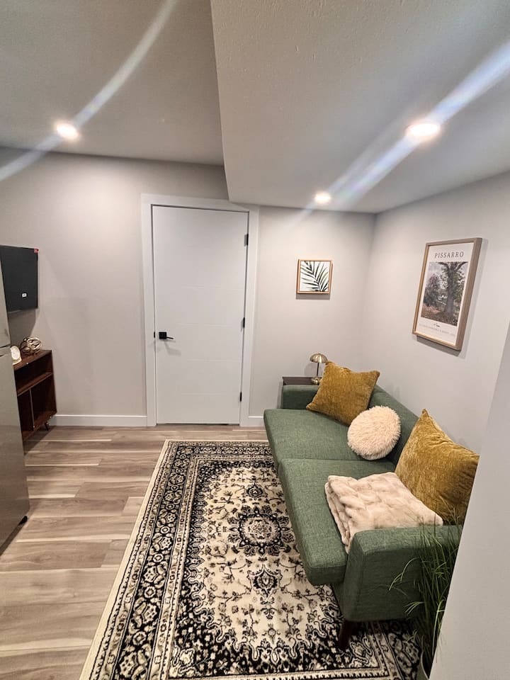 Modern And Cozy 1 Br Private Suite In The Greens - Saskatchewan