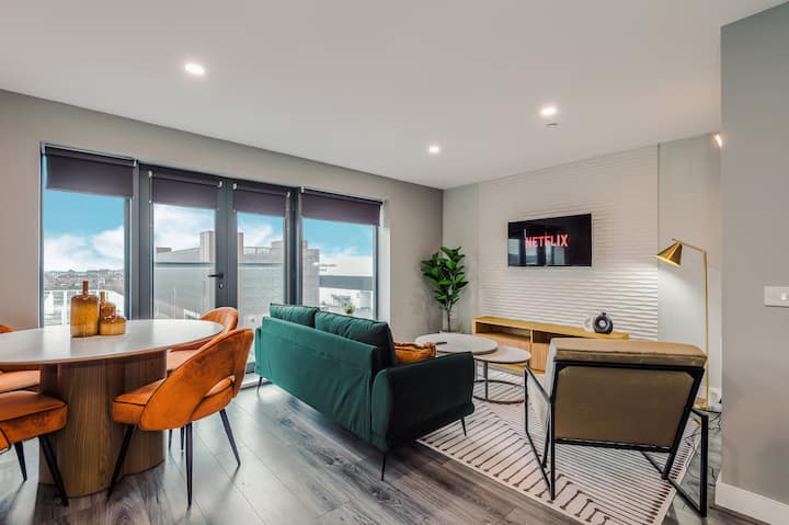 Stylish 2 Bed Apt By Royal Albert Dock & M&s Arena - Liverpool