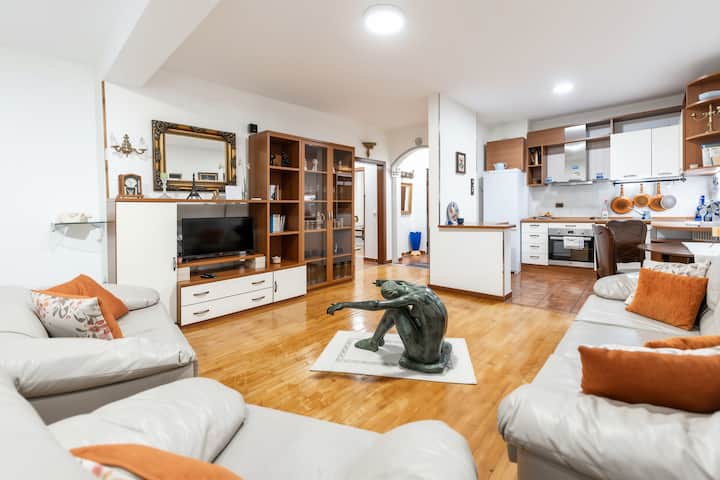 We Love Tirana 2br Apartment Blloku - Tirana