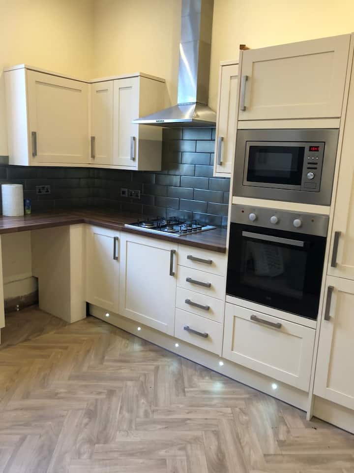 Two Bed Luxury Duplex Apartment 5 Min Walk To Town - Southport