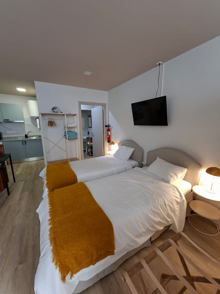 L Bird - Apulia, Portugal