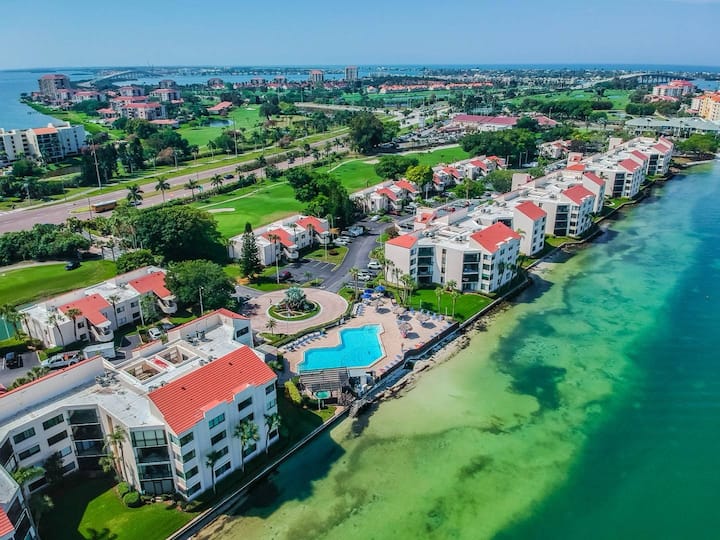 Waterfront Condo / Private Patio With Water Views - Tampa Bay, FL