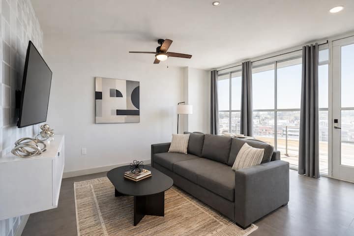 Downtown Tyler Executive 1br | Great Location - 타일러