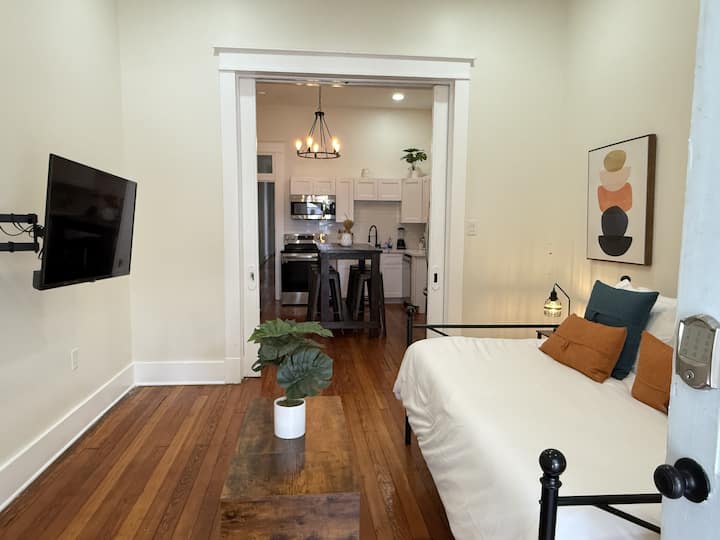2 Connected Upscale Historic Apartments 5bd 3ba - La Nouvelle-Orléans, LA