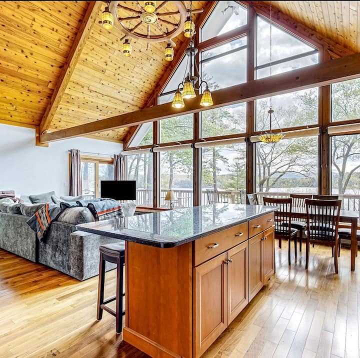 Stunning 4 Season Winnipesaukee Lakefront Home - Wolfeboro, NH