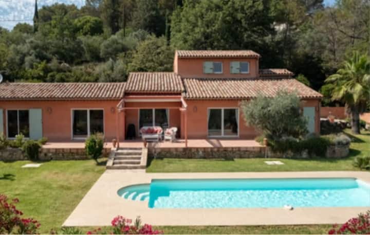 Villa Provençale Avec Piscine Sur Grand Terrain - Draguignan