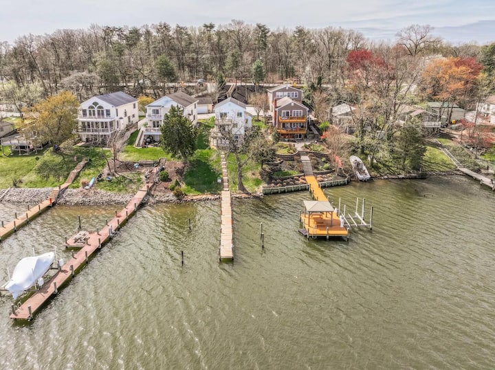 Serene Waterfront Vacation Home, Short & Med Term - Glen Burnie, MD