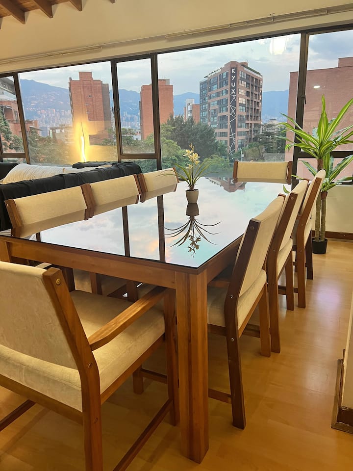 Spacious Penthouse-great Location. 30or+ Days. - Colombia