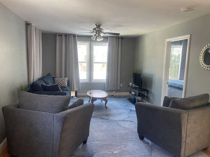 Lakeside Retreat On Private Road - Londonderry, NH