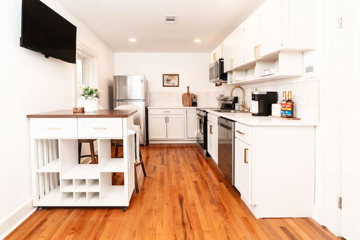 Modern Cozy 1bd Getaway - Minutes To Ft. Benning! - Columbus, GA