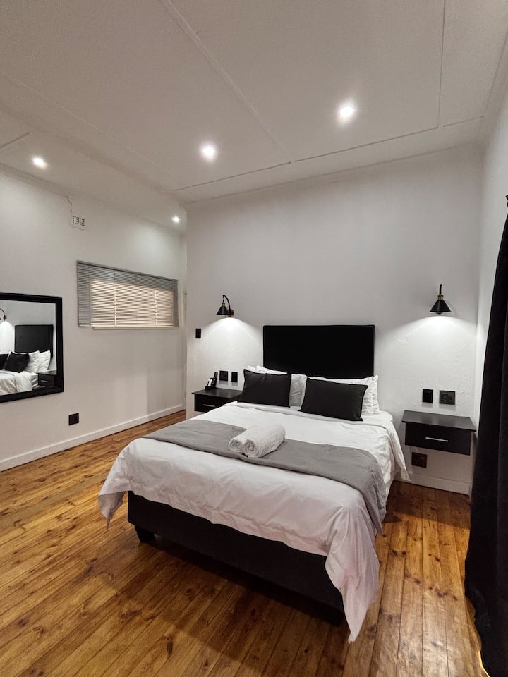 Luxury Self-catering Room - Cradock