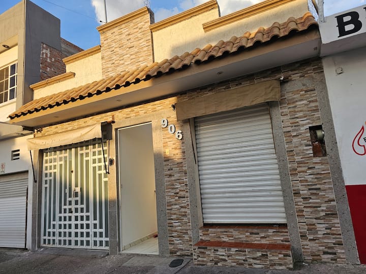 Rento Bonita Casa Amueblada Cómoda - Aguascalientes