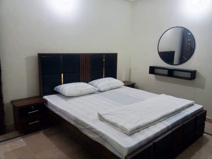 2bhk Near Luckey One Ac Led Netflix - Karachi