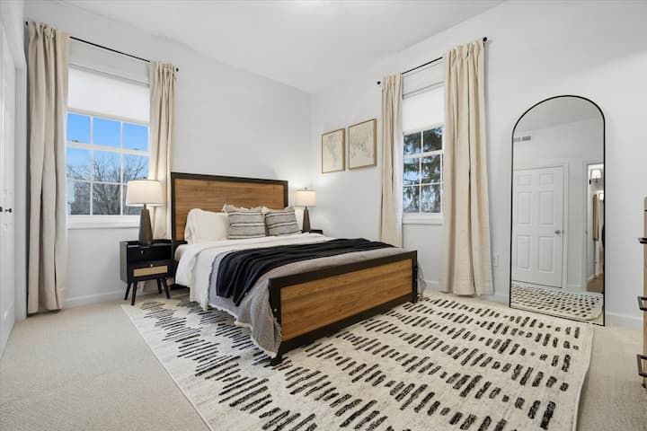 The Front St Flats - Unit 3 - Bloomington, IL