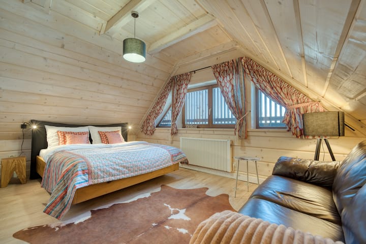 ŽDiar Wooden Chalet With Views, Sauna & Hot Tub - Ždiar
