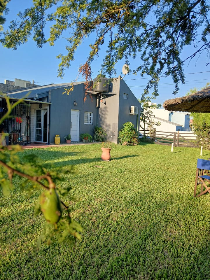 Casa De Campo. Con Amplio Parque Y Pileta - San José, Argentina
