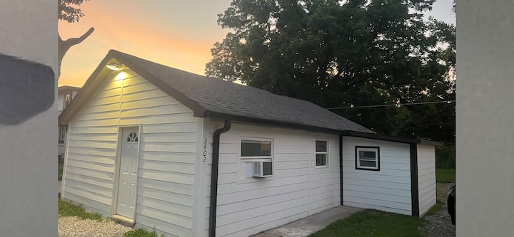 Airport / Data Center Guesthouse - Avon, IN