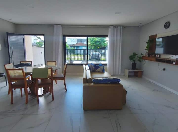 Casa Super Confortável Em Praia Central Guaratuba - Guaratuba