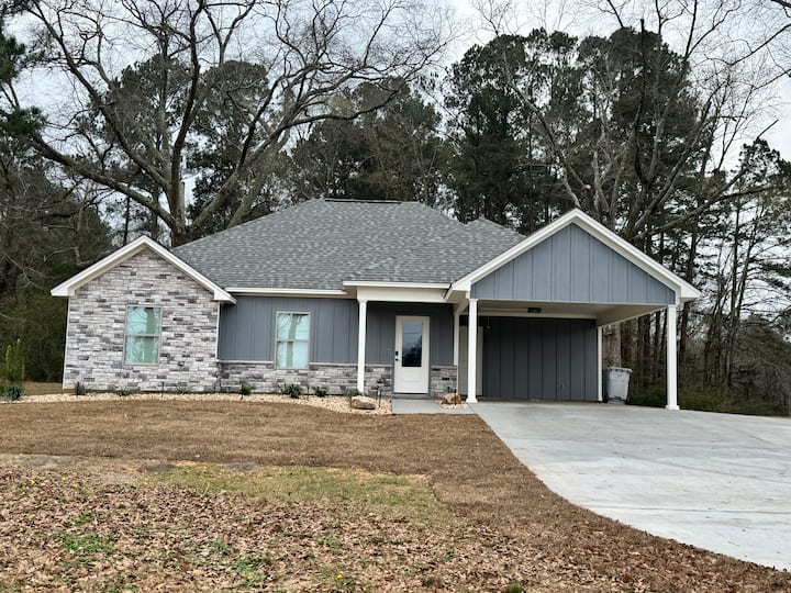 Country Cottage - Candy Cane Lane, Calhoun