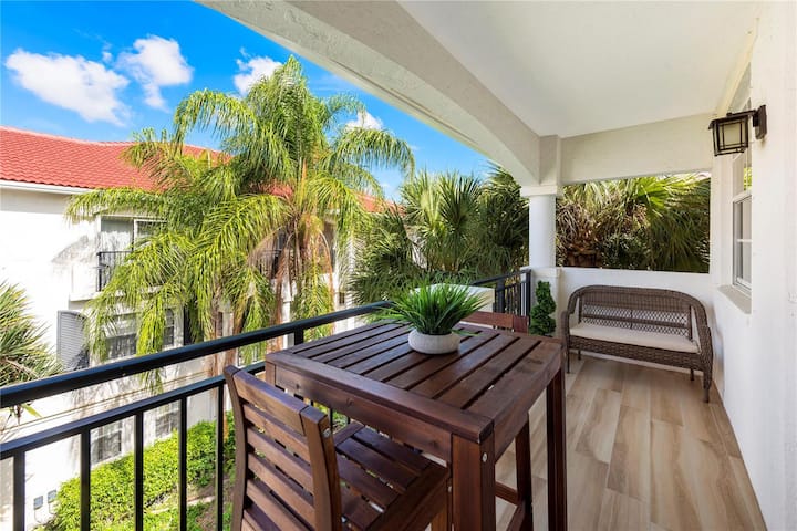 Stylish 2br Apartment Garden View W/pool & Tennis - Aventura