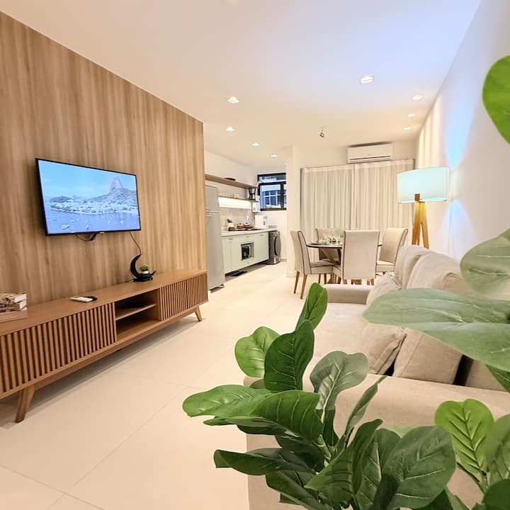 Apto Posto 6 C/ Garagem E Piscina - Ipanema