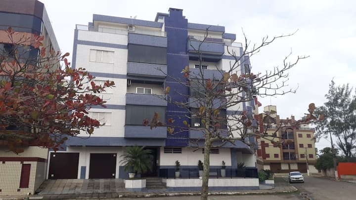 Apartamento Em Laguna De 3 Quartos,1 Quadra Do Mar - Laguna