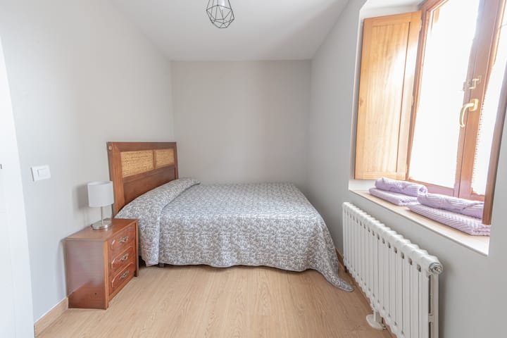 Habitación Doble Matrimonio Baño Compartido - Vitoria-Gasteiz