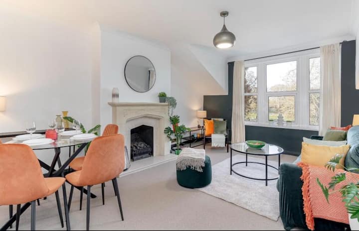 Luxury 2 Bed Appt, Next To Valley Gardens, Parking - Harrogate