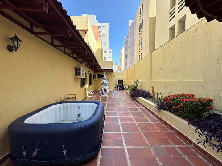 Iconic Colonial Villa With Jacuzzi - Barranquilla