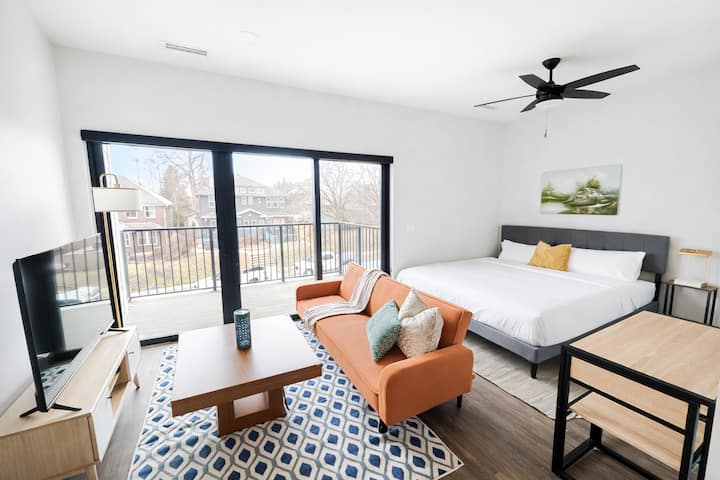 Sleepover | Charming Studio + Gym/sauna - Omaha - Omaha, NE