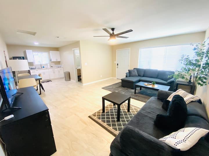 Spacious & Remodeled Apartment - Barstow, CA