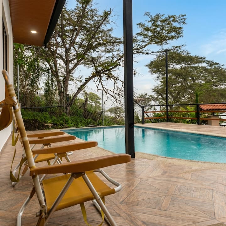 Lux+relax En El Valle Yunguilla | Vitalista House -