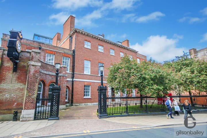 Central City Apartment- Ground Floor - Norfolk
