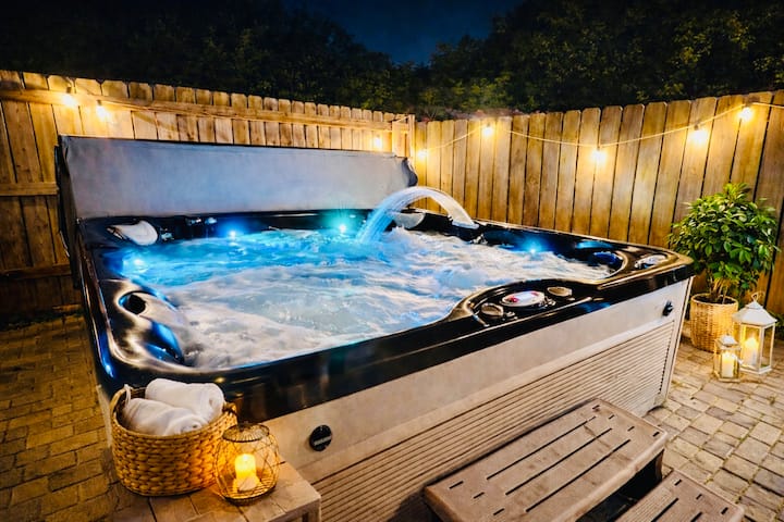 Private Jacuzzi Paradise • 3br Near Pensacola Beac - Milton, FL