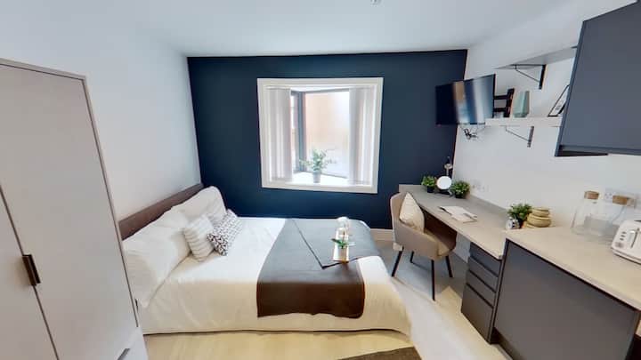 Modern Studio - Private Bath- Great Location - Nottingham