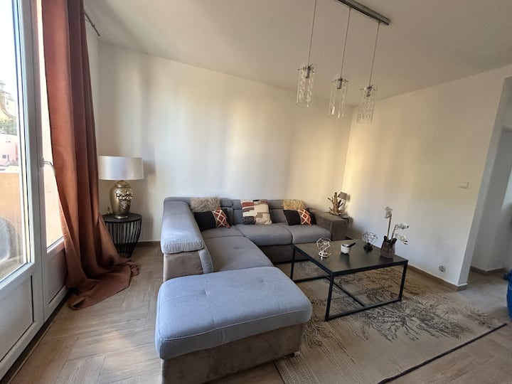 Beau Trois Pièces Quatrième Sans Ascenseur - Ajaccio