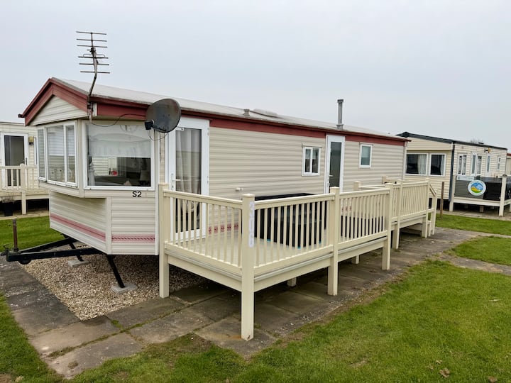 Static Caravan On Golden Palm Resort. Sleeps 6 - Chapel Saint Leonards