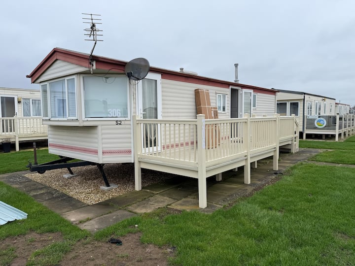 Static Caravan On Golden Palm Resort. Sleeps 6 - Chapel Saint Leonards