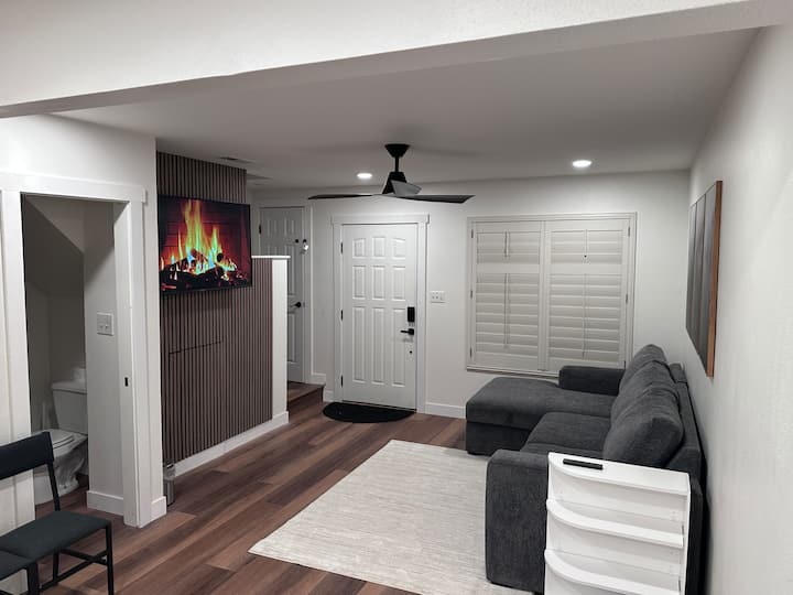 1/4 Mile Walk To Downtown Flagstaff 2bd/1.5ba New! - Flagstaff