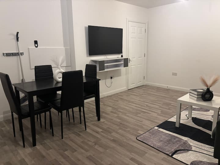 Luxury 1 Bedroom Flat | In The City Centre - Chatham
